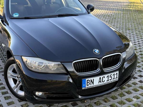 Black BMW 320 2011 in Kaunas, with an engine capacity of 2.00 L and mileage of 260 thousand km for 3990 €, photo 2 on AUTOMOTO.COM.LV