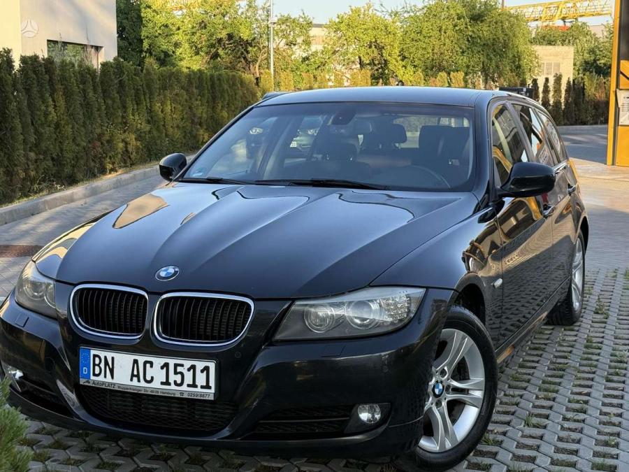 Black BMW 320 2011 in Kaunas, with an engine capacity of 2.00 L and mileage of 260 thousand km for 3990 €, photo 4 on AUTOMOTO.COM.LV