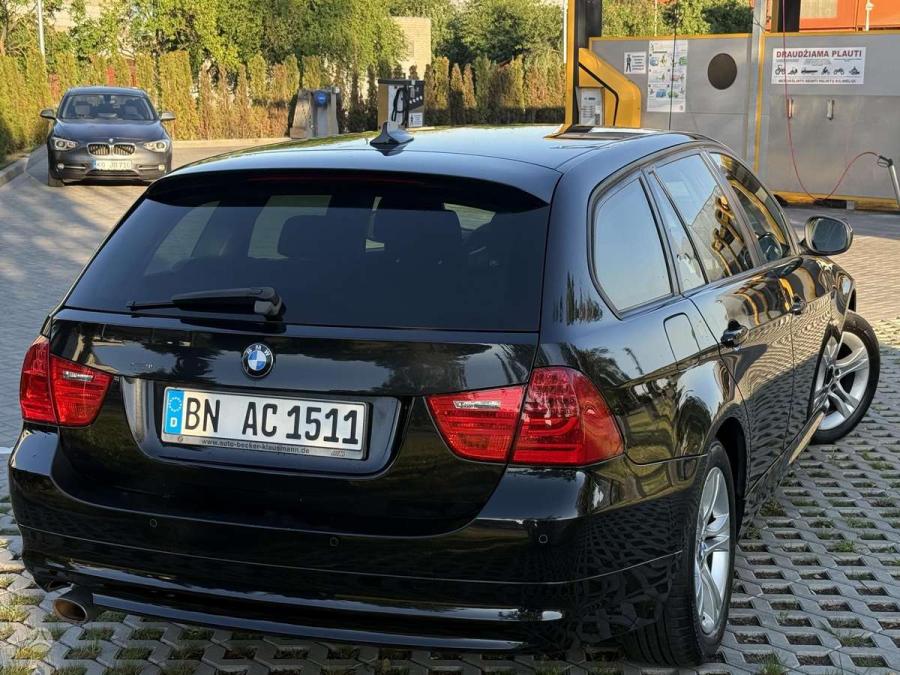 Black BMW 320 2011 in Kaunas, with an engine capacity of 2.00 L and mileage of 260 thousand km for 3990 €, photo 7 on AUTOMOTO.COM.LV