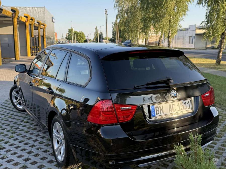 Black BMW 320 2011 in Kaunas, with an engine capacity of 2.00 L and mileage of 260 thousand km for 3990 €, photo 8 on AUTOMOTO.COM.LV