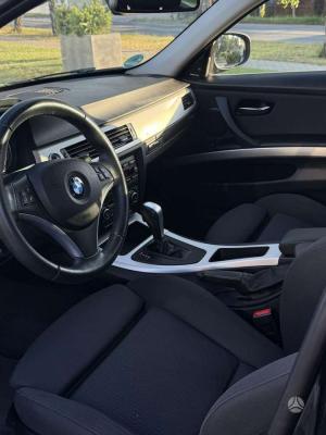 Black BMW 320 2011 in Kaunas, with an engine capacity of 2.00 L and mileage of 260 thousand km for 3990 €, photo 11 on AUTOMOTO.COM.LV
