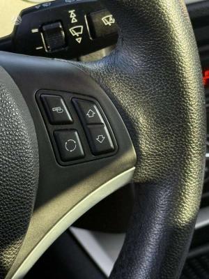 Black BMW 320 2011 in Kaunas, with an engine capacity of 2.00 L and mileage of 260 thousand km for 3990 €, photo 17 on AUTOMOTO.COM.LV