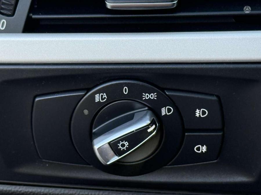 Black BMW 320 2011 in Kaunas, with an engine capacity of 2.00 L and mileage of 260 thousand km for 3990 €, photo 19 on AUTOMOTO.COM.LV