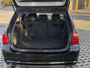 Black BMW 320 2011 in Kaunas, with an engine capacity of 2.00 L and mileage of 260 thousand km for 3990 €, photo 29 on AUTOMOTO.COM.LV