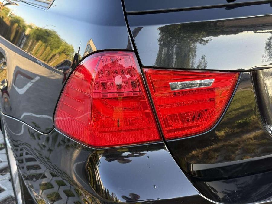 Black BMW 320 2011 in Kaunas, with an engine capacity of 2.00 L and mileage of 260 thousand km for 3990 €, photo 31 on AUTOMOTO.COM.LV