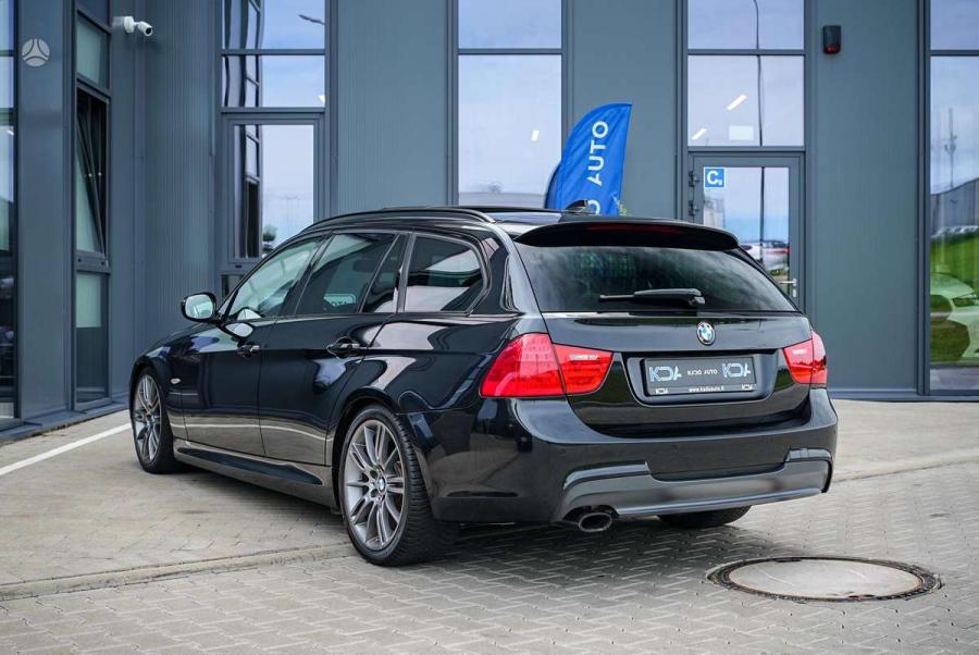 Melns BMW 320 2011 Kauņa, ar dzinēja tilpumu 2.00 L un nobraukumu 242 tūkst. km par 6450 €, foto 9 vietnē AUTOMOTO.COM.LV