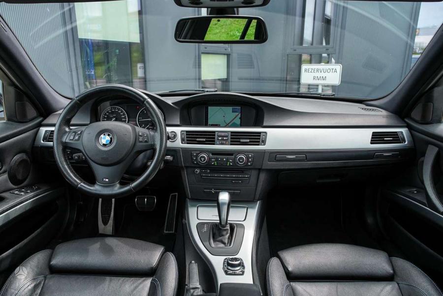 Melns BMW 320 2011 Kauņa, ar dzinēja tilpumu 2.00 L un nobraukumu 242 tūkst. km par 6450 €, foto 16 vietnē AUTOMOTO.COM.LV