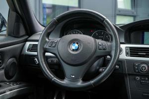 Melns BMW 320 2011 Kauņa, ar dzinēja tilpumu 2.00 L un nobraukumu 242 tūkst. km par 6450 €, foto 18 vietnē AUTOMOTO.COM.LV