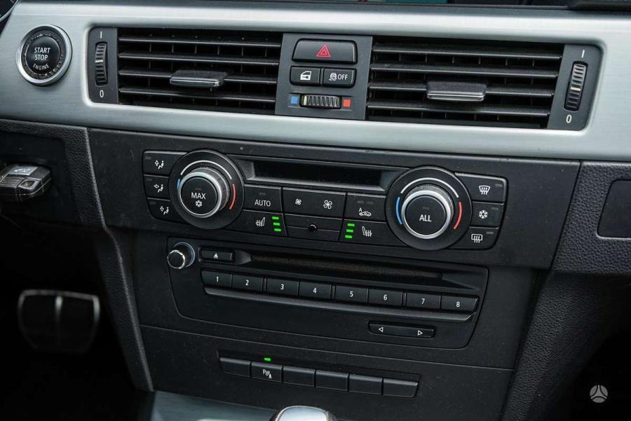 Melns BMW 320 2011 Kauņa, ar dzinēja tilpumu 2.00 L un nobraukumu 242 tūkst. km par 6450 €, foto 21 vietnē AUTOMOTO.COM.LV