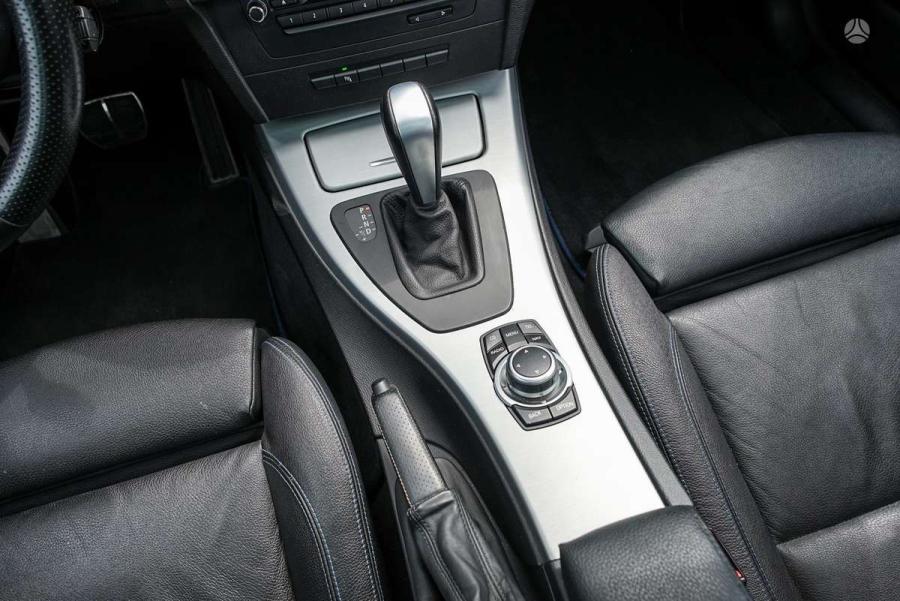Melns BMW 320 2011 Kauņa, ar dzinēja tilpumu 2.00 L un nobraukumu 242 tūkst. km par 6450 €, foto 22 vietnē AUTOMOTO.COM.LV