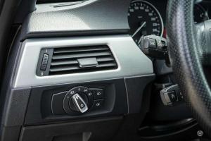 Melns BMW 320 2011 Kauņa, ar dzinēja tilpumu 2.00 L un nobraukumu 242 tūkst. km par 6450 €, foto 28 vietnē AUTOMOTO.COM.LV
