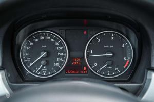 Melns BMW 320 2011 Kauņa, ar dzinēja tilpumu 2.00 L un nobraukumu 242 tūkst. km par 6450 €, foto 30 vietnē AUTOMOTO.COM.LV