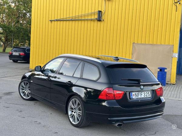 Black BMW 320 2011 in Siauliai, with an engine capacity of 2.00 L and mileage of 315 thousand km for 3999 €, photo 2 on AUTOMOTO.COM.LV
