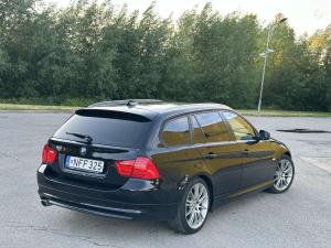 Black BMW 320 2011 in Siauliai, with an engine capacity of 2.00 L and mileage of 315 thousand km for 3999 €, photo 4 on AUTOMOTO.COM.LV