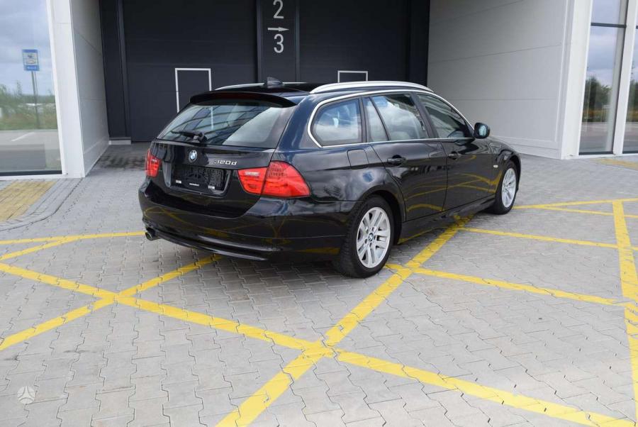 Melns BMW 320 2011 Viļņa, ar dzinēja tilpumu 2.00 L un nobraukumu 337 tūkst. km par 4900 €, foto 8 vietnē AUTOMOTO.COM.LV