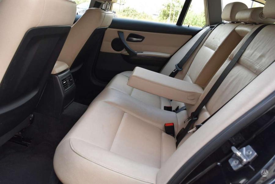 Melns BMW 320 2011 Viļņa, ar dzinēja tilpumu 2.00 L un nobraukumu 337 tūkst. km par 4900 €, foto 11 vietnē AUTOMOTO.COM.LV