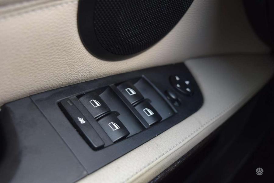Melns BMW 320 2011 Viļņa, ar dzinēja tilpumu 2.00 L un nobraukumu 337 tūkst. km par 4900 €, foto 22 vietnē AUTOMOTO.COM.LV