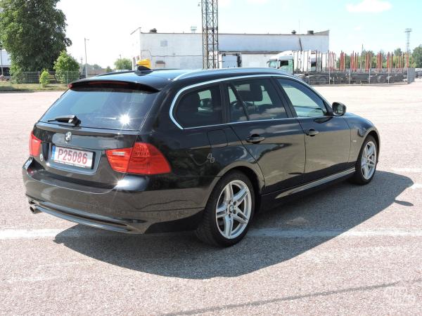 Black BMW 320 2011 in Marijampole, with an engine capacity of 2.00 L and mileage of 345 thousand km for 5150 €, photo 7 on AUTOMOTO.COM.LV