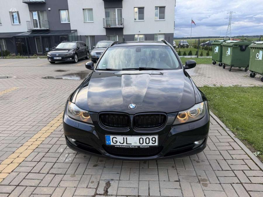 Melns BMW 320 2011 Kauņa, ar dzinēja tilpumu 2.00 L un nobraukumu 350 tūkst. km par 4550 €, foto 4 vietnē AUTOMOTO.COM.LV