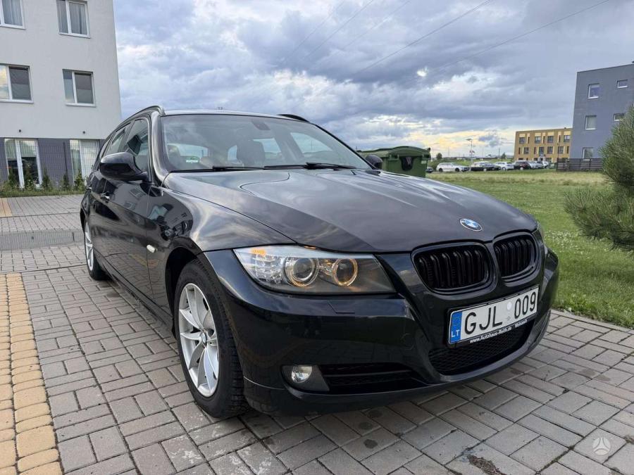 Melns BMW 320 2011 Kauņa, ar dzinēja tilpumu 2.00 L un nobraukumu 350 tūkst. km par 4550 €, foto 5 vietnē AUTOMOTO.COM.LV