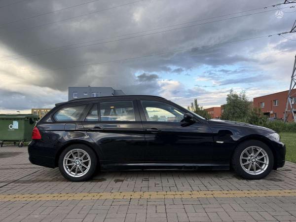Black BMW 320 2011 in Kaunas, with an engine capacity of 2.00 L and mileage of 350 thousand km for 4550 €, photo 8 on AUTOMOTO.COM.LV