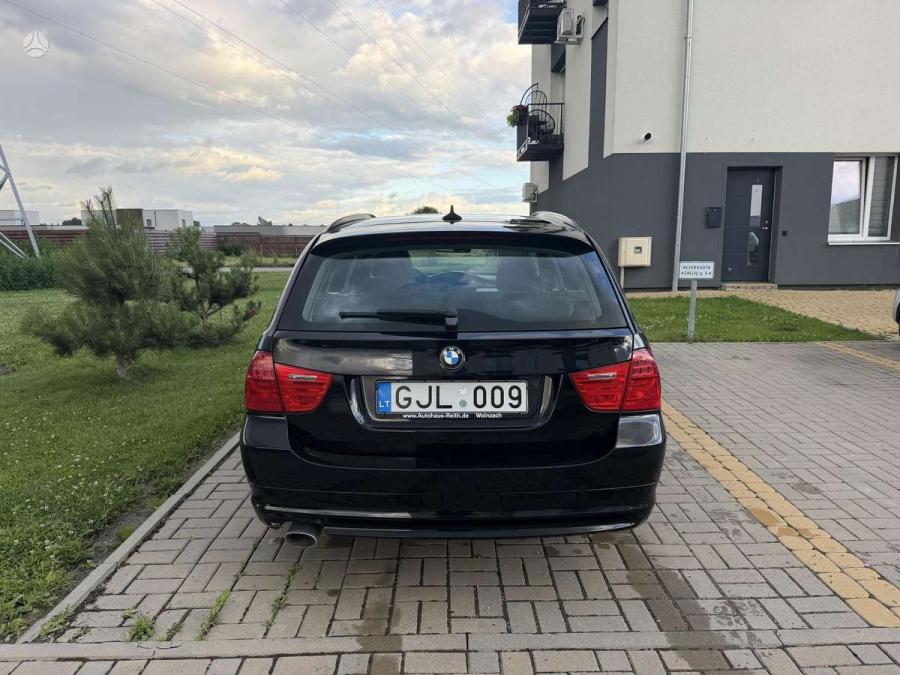 Melns BMW 320 2011 Kauņa, ar dzinēja tilpumu 2.00 L un nobraukumu 350 tūkst. km par 4550 €, foto 13 vietnē AUTOMOTO.COM.LV