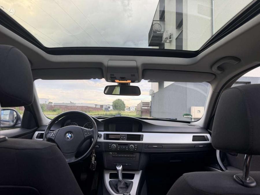 Melns BMW 320 2011 Kauņa, ar dzinēja tilpumu 2.00 L un nobraukumu 350 tūkst. km par 4550 €, foto 19 vietnē AUTOMOTO.COM.LV
