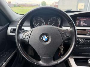 Melns BMW 320 2011 Kauņa, ar dzinēja tilpumu 2.00 L un nobraukumu 350 tūkst. km par 4550 €, foto 22 vietnē AUTOMOTO.COM.LV