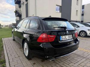 Melns BMW 320 2011 Kauņa, ar dzinēja tilpumu 2.00 L un nobraukumu 350 tūkst. km par 4550 €, foto 28 vietnē AUTOMOTO.COM.LV