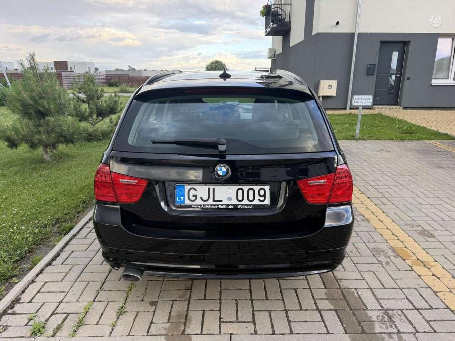 Melns BMW 320 2011 Kauņa, ar dzinēja tilpumu 2.00 L un nobraukumu 350 tūkst. km par 4550 €, foto 29 vietnē AUTOMOTO.COM.LV