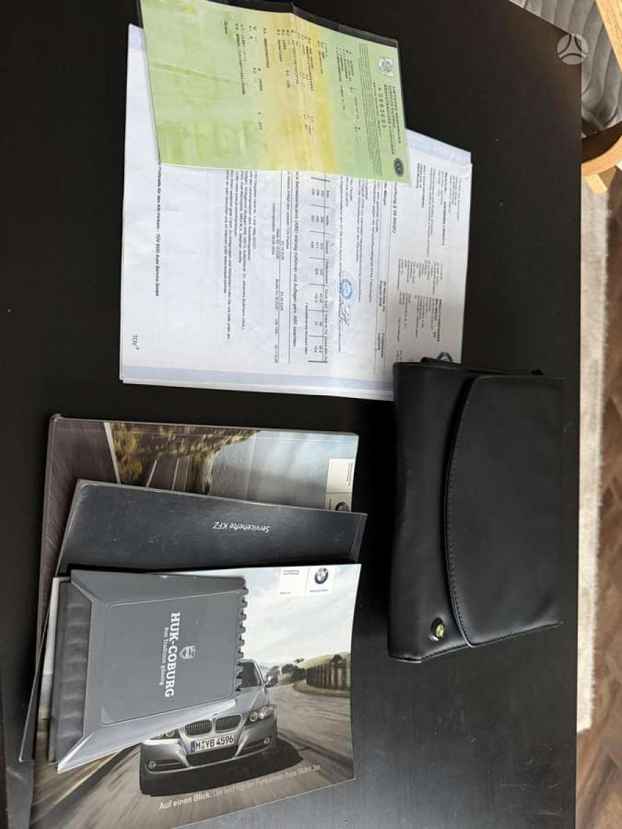 Melns BMW 320 2011 Kauņa, ar dzinēja tilpumu 2.00 L un nobraukumu 350 tūkst. km par 4550 €, foto 32 vietnē AUTOMOTO.COM.LV