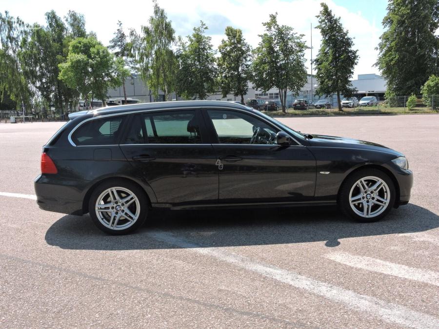 Black BMW 320 2011 in Marijampole, with an engine capacity of 2.00 L and mileage of 345 thousand km for 5150 €, photo 9 on AUTOMOTO.COM.LV