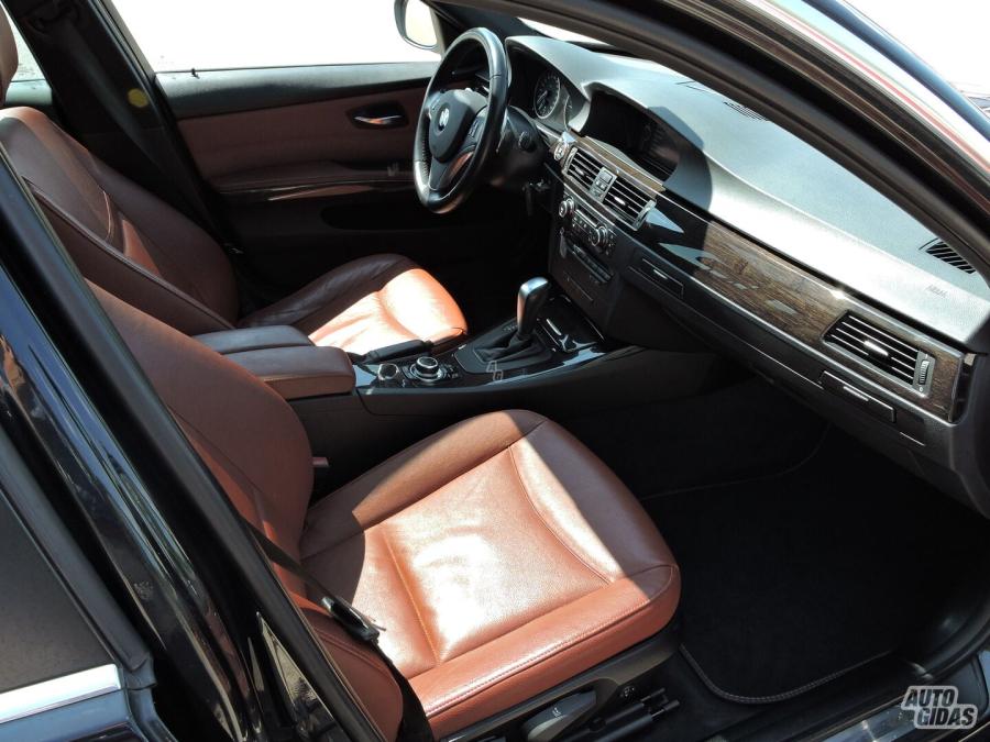Black BMW 320 2011 in Marijampole, with an engine capacity of 2.00 L and mileage of 345 thousand km for 5150 €, photo 14 on AUTOMOTO.COM.LV