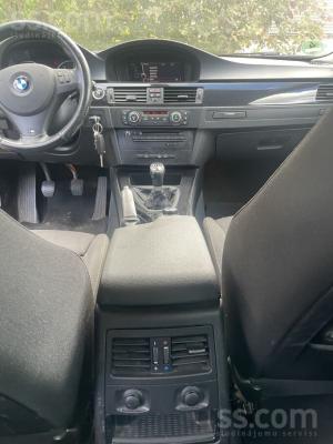 Melns BMW 320 2011 Aizkraukle, ar dzinēja tilpumu 2.00 L un nobraukumu 353 tūkst. km par 4100 €, foto 18 vietnē AUTOMOTO.COM.LV