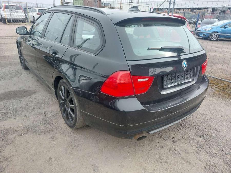 Melns BMW 320 2011 Kauņa, ar dzinēja tilpumu 2.00 L un nobraukumu 310 tūkst. km par 3490 €, foto 5 vietnē AUTOMOTO.COM.LV