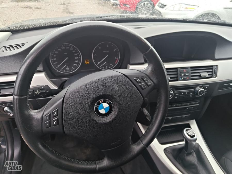 Black BMW 320 2011 in Utena, with an engine capacity of 2.00 L and mileage of 300 thousand km for 3600 €, photo 9 on AUTOMOTO.COM.LV