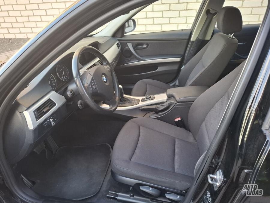 Black BMW 320 2011 in Vilkaviskis, with an engine capacity of 2.00 L and mileage of 350 thousand km for 3700 €, photo 8 on AUTOMOTO.COM.LV