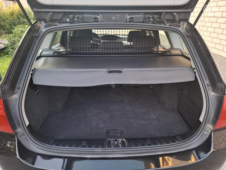 Black BMW 320 2011 in Vilkaviskis, with an engine capacity of 2.00 L and mileage of 350 thousand km for 3700 €, photo 10 on AUTOMOTO.COM.LV