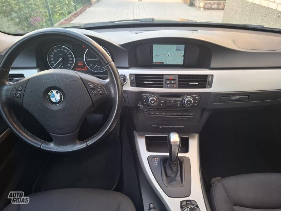 Black BMW 320 2011 in Vilkaviskis, with an engine capacity of 2.00 L and mileage of 350 thousand km for 3700 €, photo 13 on AUTOMOTO.COM.LV