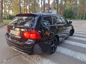 Black BMW 320 2011 in Prienai, with an engine capacity of 2.00 L and mileage of 215 thousand km for 4299 €, photo 3 on AUTOMOTO.COM.LV