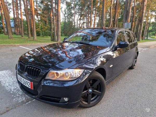 Melns BMW 320 2011 Prienai, ar dzinēja tilpumu 2.00 L un nobraukumu 215 tūkst. km par 4299 €, foto 3 vietnē AUTOMOTO.COM.LV