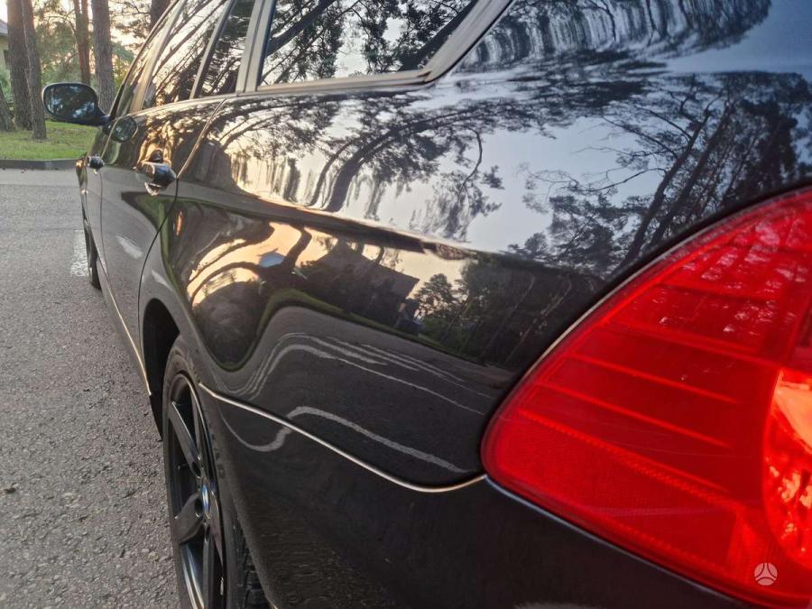 Black BMW 320 2011 in Prienai, with an engine capacity of 2.00 L and mileage of 215 thousand km for 4299 €, photo 6 on AUTOMOTO.COM.LV