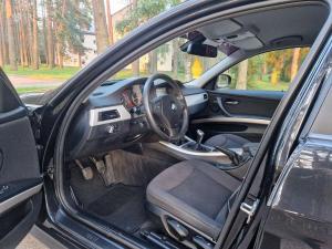 Black BMW 320 2011 in Prienai, with an engine capacity of 2.00 L and mileage of 215 thousand km for 4299 €, photo 11 on AUTOMOTO.COM.LV