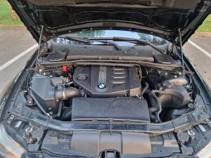 Black BMW 320 2011 in Prienai, with an engine capacity of 2.00 L and mileage of 215 thousand km for 4299 €, photo 16 on AUTOMOTO.COM.LV