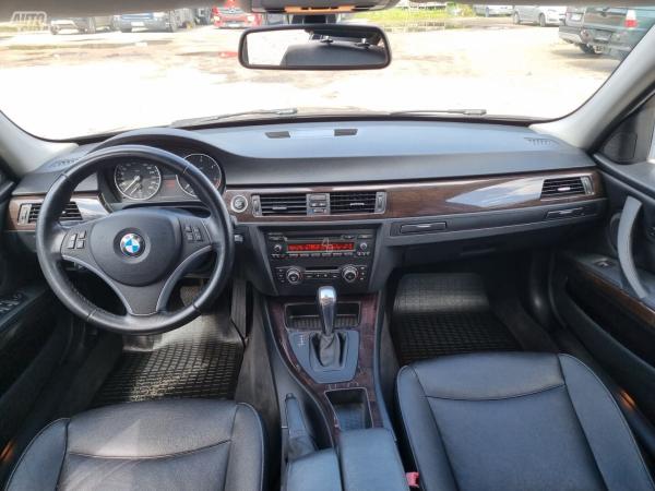 Black BMW 320 2011 in Pakruojis, with an engine capacity of 2.00 L and mileage of 263 thousand km for 3850 €, photo 9 on AUTOMOTO.COM.LV