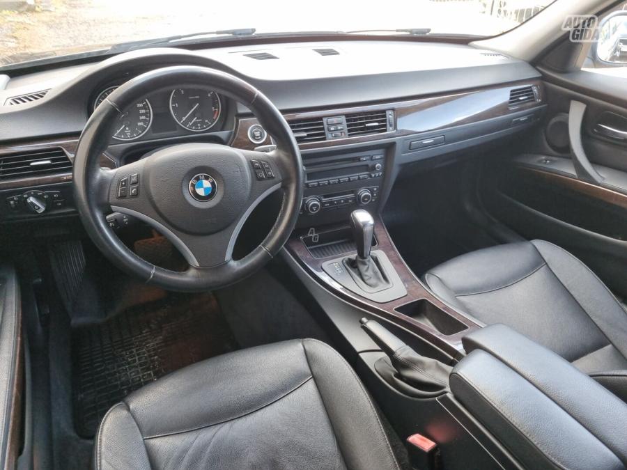 Melns BMW 320 2011 Pakruojis, ar dzinēja tilpumu 2.00 L un nobraukumu 263 tūkst. km par 3850 €, foto 12 vietnē AUTOMOTO.COM.LV