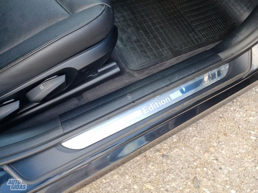 Melns BMW 320 2011 Pakruojis, ar dzinēja tilpumu 2.00 L un nobraukumu 263 tūkst. km par 3850 €, foto 14 vietnē AUTOMOTO.COM.LV