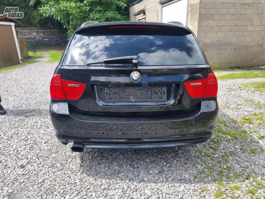 Melns BMW 320 2011 Pakruojis, ar dzinēja tilpumu 2.00 L un nobraukumu 263 tūkst. km par 3850 €, foto 18 vietnē AUTOMOTO.COM.LV