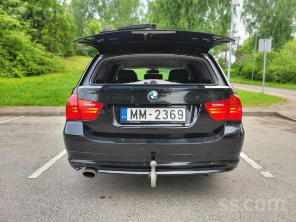 Black BMW 320 2011 in Riga, with an engine capacity of 2.00 L and mileage of 363 thousand km for 5300 €, photo 3 on AUTOMOTO.COM.LV