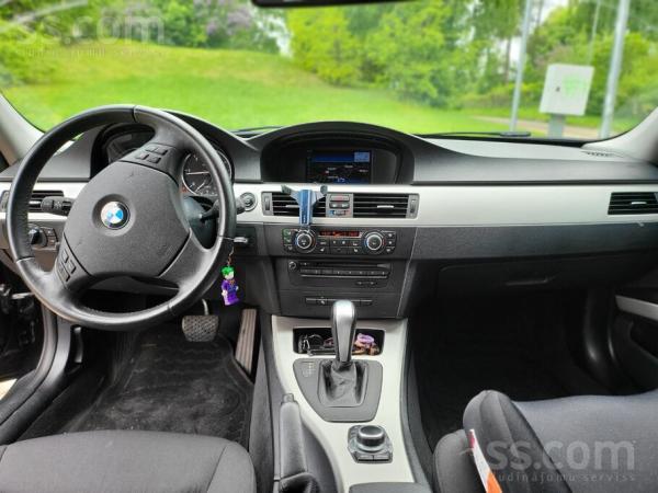 Black BMW 320 2011 in Riga, with an engine capacity of 2.00 L and mileage of 363 thousand km for 5300 €, photo 6 on AUTOMOTO.COM.LV